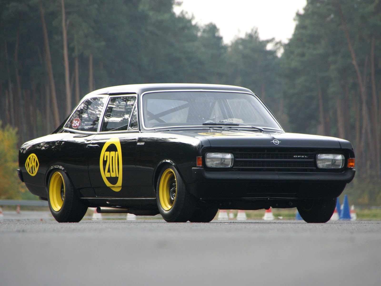 The racing bugler! Blog do Lacombe: Opel Commodore, o irmão europeu do ...