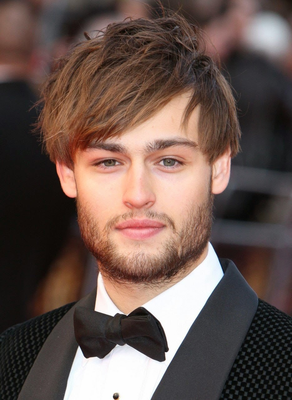 Douglas+Booth-handsome-look.jpg