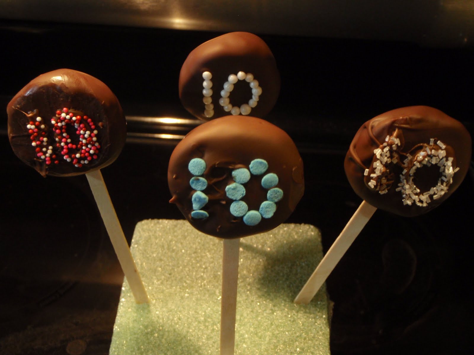 Fun Food Ideas: 10th Anniversary Cake Pops