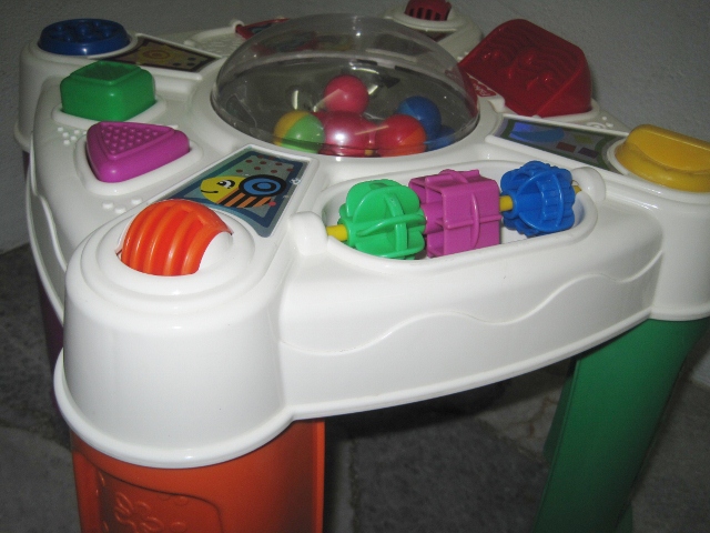 JuaiMurah: Fisher Price Musical Activity Table