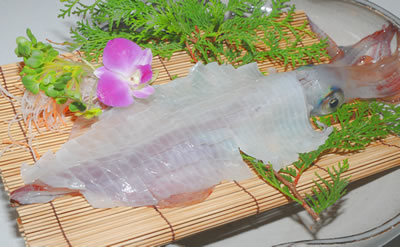 Sanbiki Restaurant Blog: IKIZUKURI=Eaten Alive!