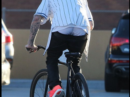 Male Celebrity Saggers (welcome to my eyes): -WEDGIE OF THE DAY- JUSTIN ...