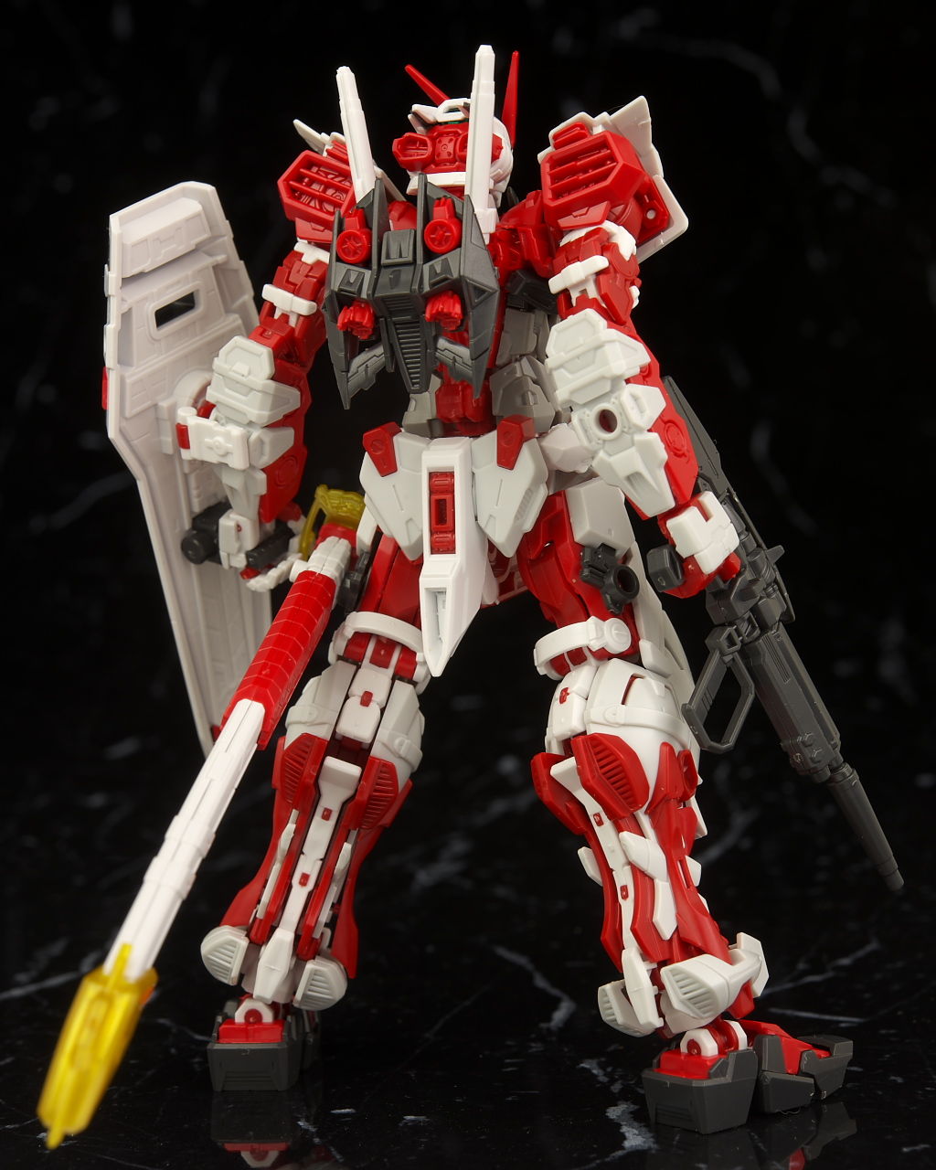 Gundam Family: RG 1/144 Gundam Astray Red Frame Review