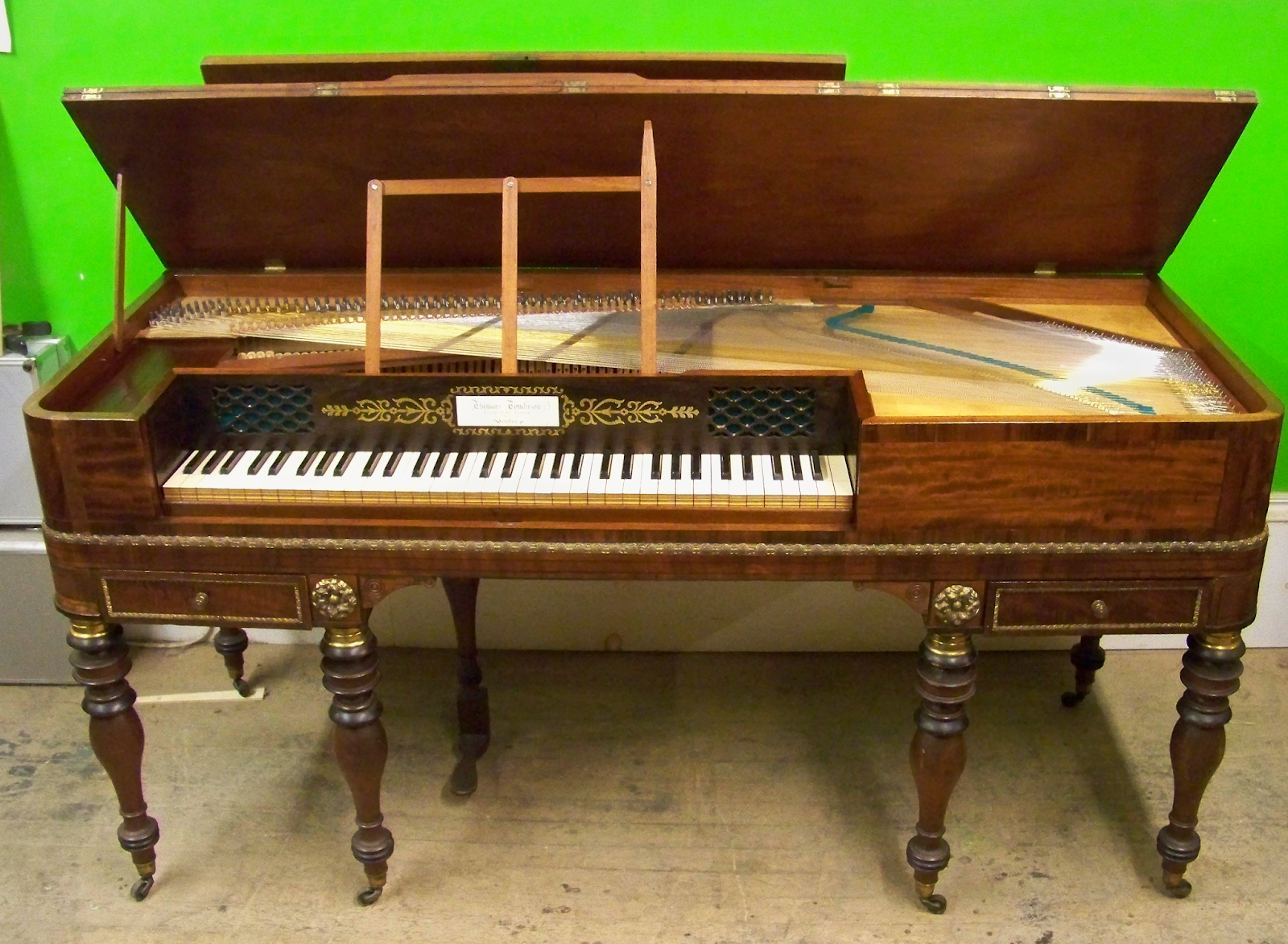 Antiquarian Keyboard Instruments: T. Tomkison square piano