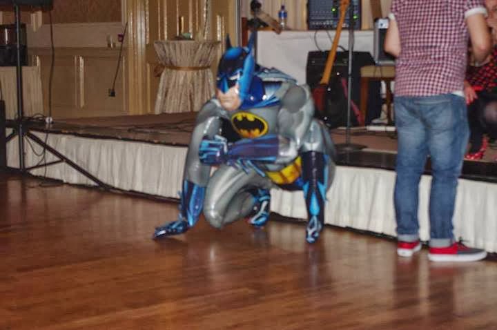 Lisa Ree plans a Wedding