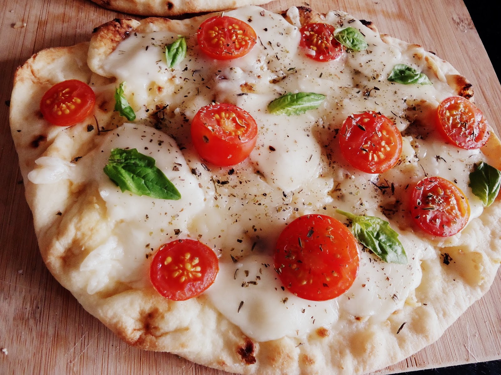 Foodie & Fabulous: Caprese Flatbread