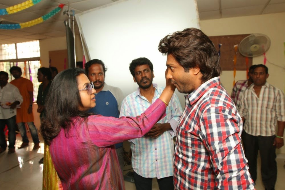 Paambu Sattai Movie Pooja Images HD - IMAGES