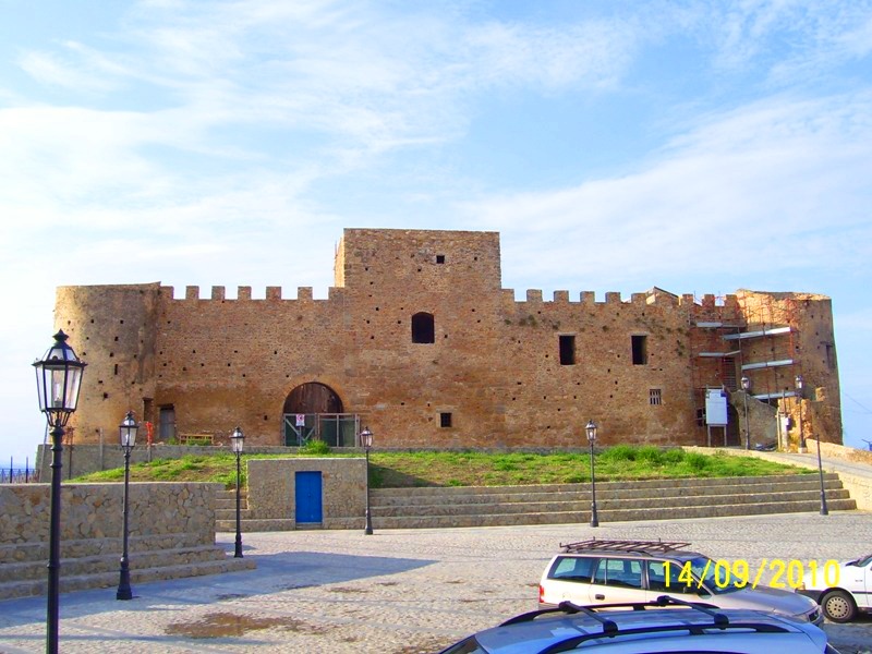 Storia di Scandale: Strongoli nel 1896