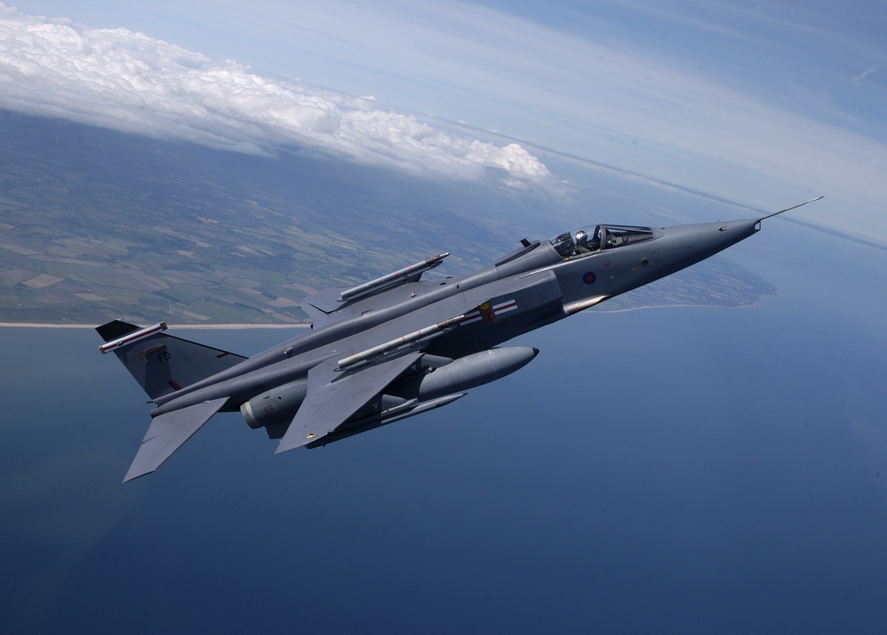 Miltary-Wallpapers|Guns-hd-Wallpaper: Jet Fighter Attack Airplanes Jaguar