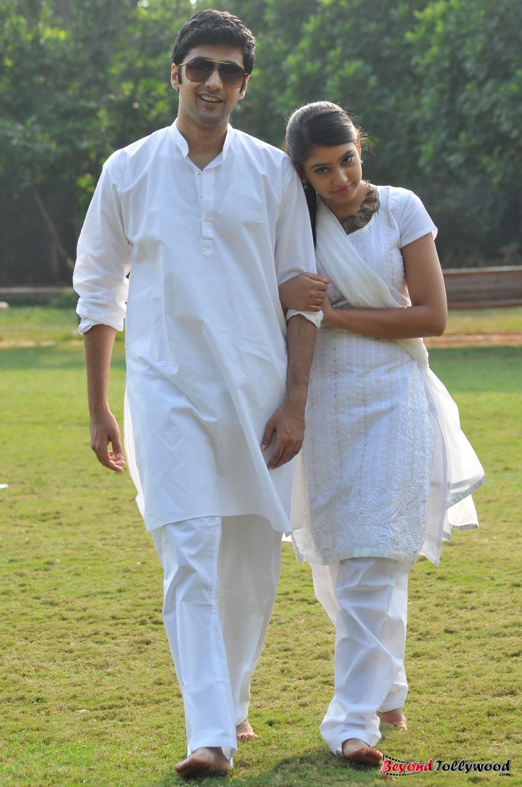 BeyondTollywood.Com: Pelli Pusthakam Movie Photos