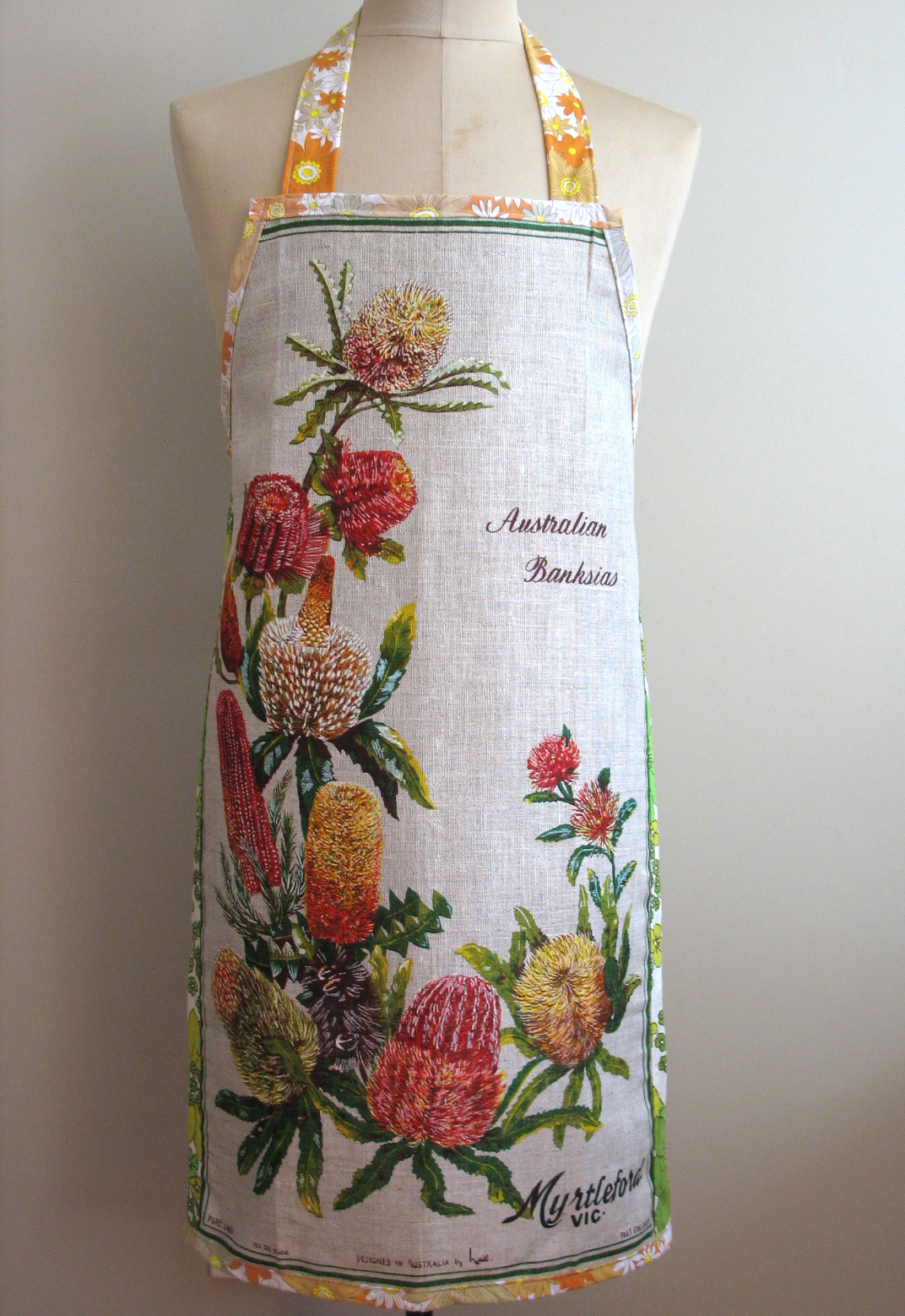 Merry-Go-Round Handmade: New handmade Metro Retro kitchen Aprons listed ...