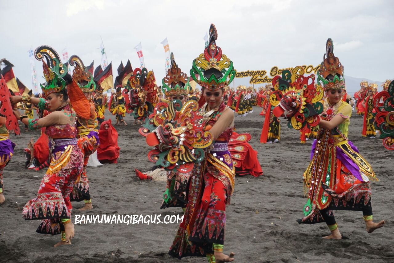 GANDRUNG SEWU 2017 KEMBANG PEPE DIWARNAI SHALAWAT SERIBU PENARI ...