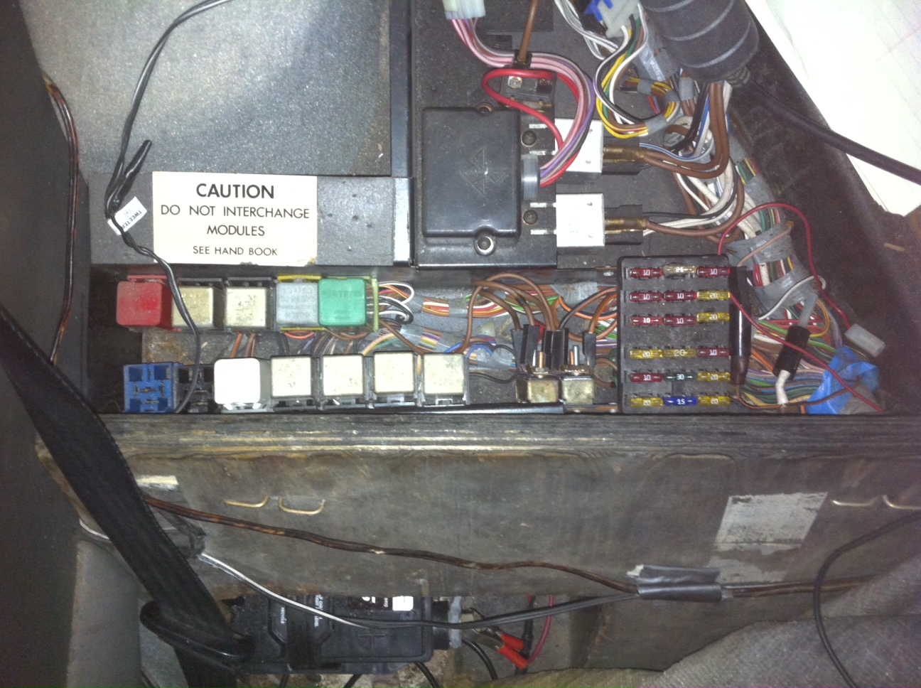 Jeff's 1981 DeLorean: New Cooling Fan (Temporary) Solution