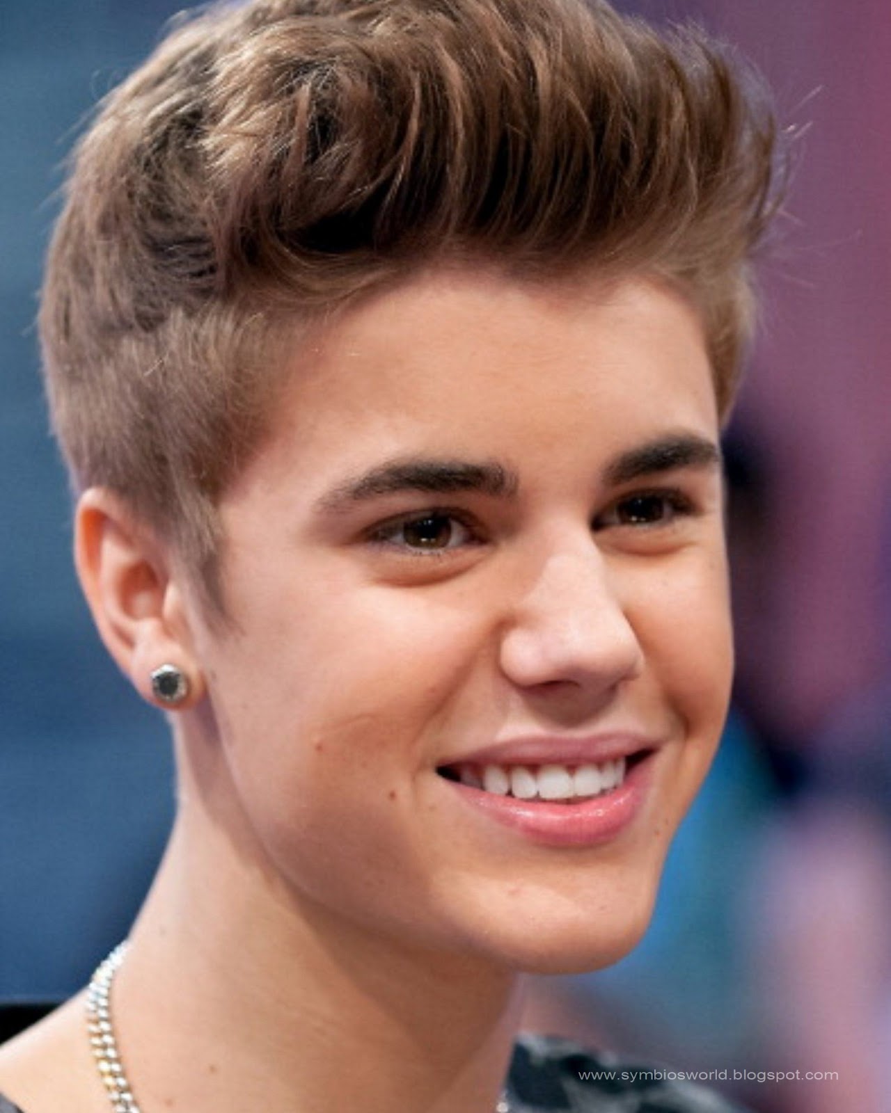 Justin Bieber famous smile | Fashion TV collections
