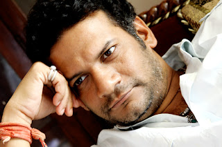 Badam Rani Gulam Chor Marathi Movie | Director-Satish Rajwade, Producer ...