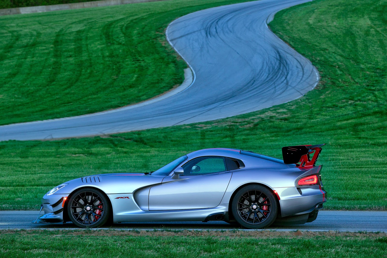 The Dodge Viper ACR Is The Fastest Street-Legal Track Viper Ever