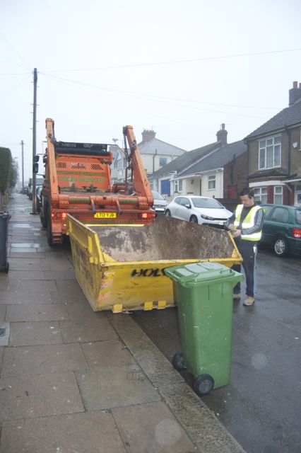 1 tonne MOT, 9 bags cement, 1 tonne ballast, 100 blue bull noses, 100 ...