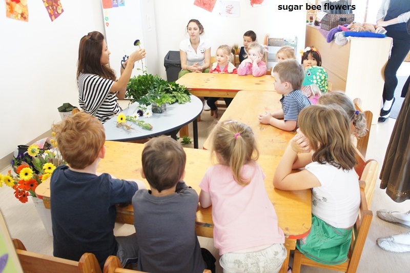 Sugar Bee Flowers: Flower arrangement for the kids