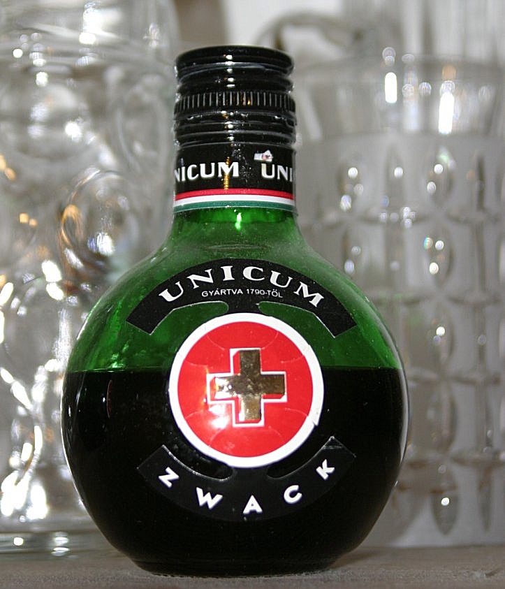 「アタマの引き出し」は生きるチカラだ！: ウニクム（unicum）は、ハンガリーの "養命酒" で "国民酒"