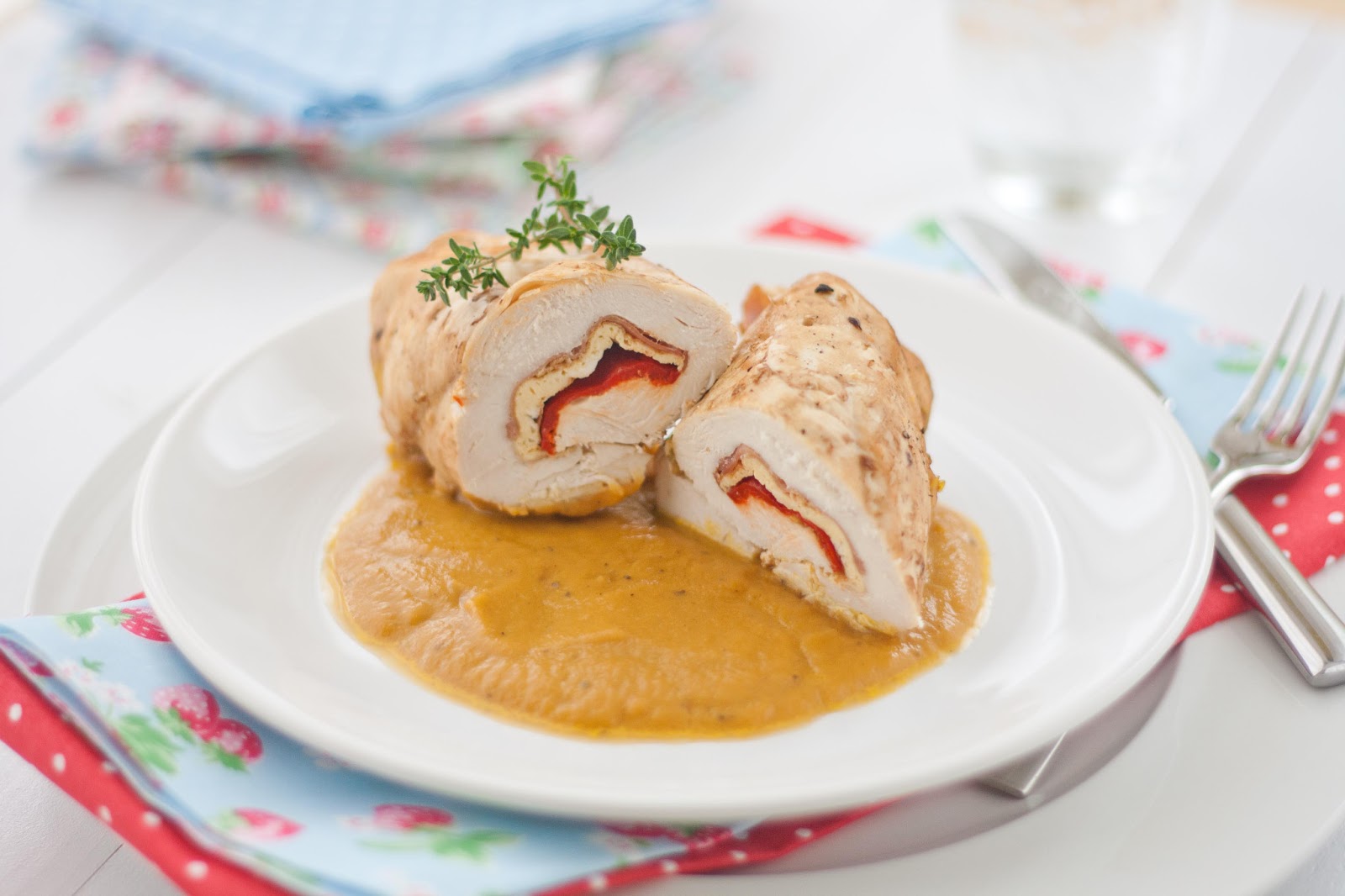 Pechugas rellenas con salsa de verduras - Tengo un horno y sé cómo usarlo