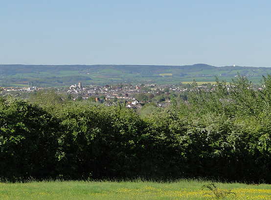 RAMBLES FROM MY CHAIR: A walk to the top of Pinhoe, Exeter.