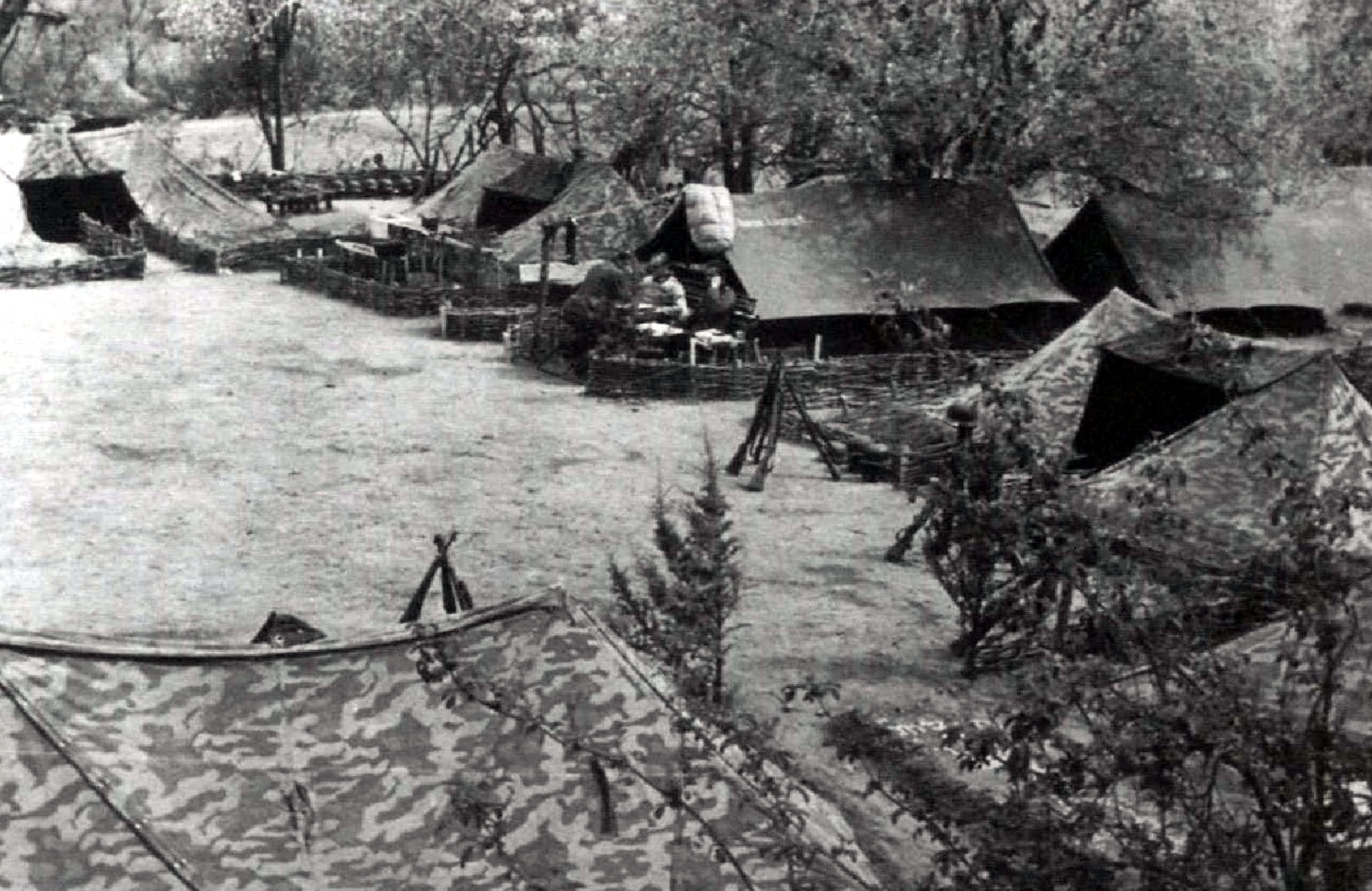 Men of Wehrmacht: Gebirgsjäger Tents
