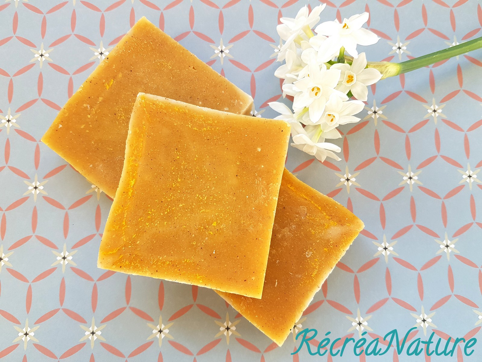 Savon Maison aux 4 Epices { SAF, Saponification A Froid }