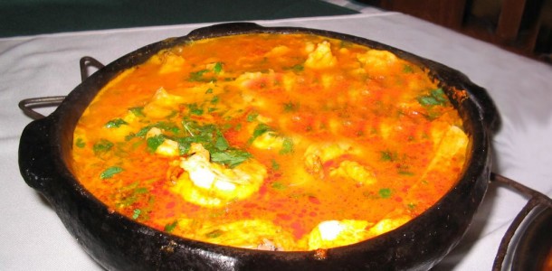 Dikas na Cozinha: Moqueca Capixaba de Robalo com Camarão