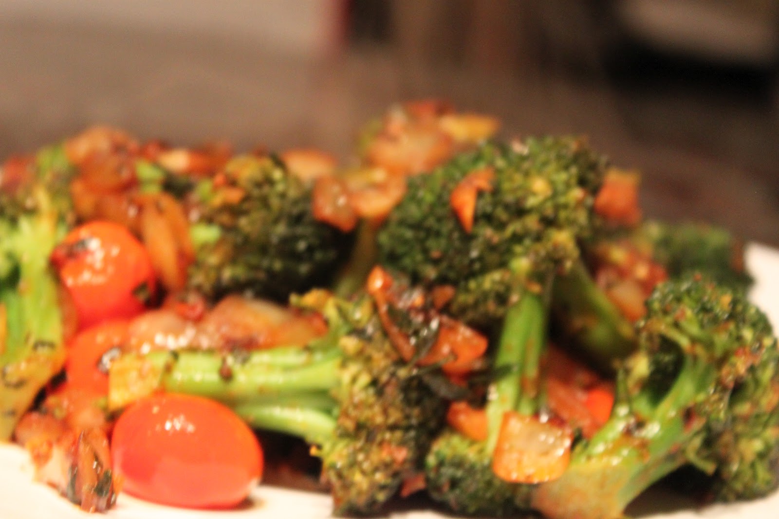 River North Paleo Girl: Mediterranean Broccoli