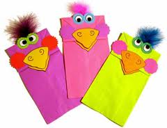 In en om die huis: Vakansie pret met handpoppe