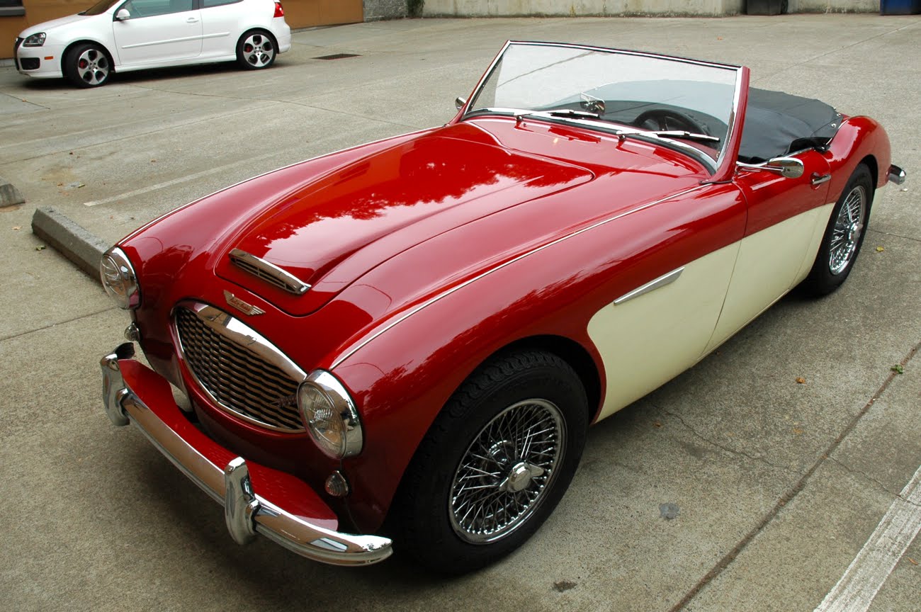 OLD PARKED CARS.: 1960 Austin-Healey 3000.