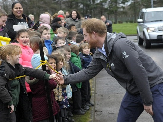 VJBrendan.com: Harry Greets Children from Weeton Primary School and ...