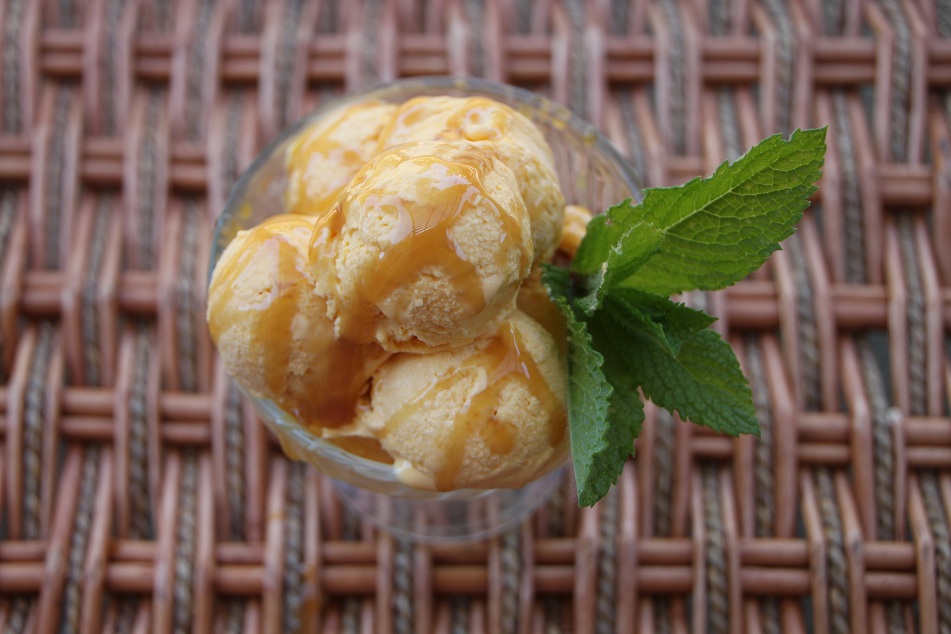 My Home Cooking: Eggless Mango Ice cream