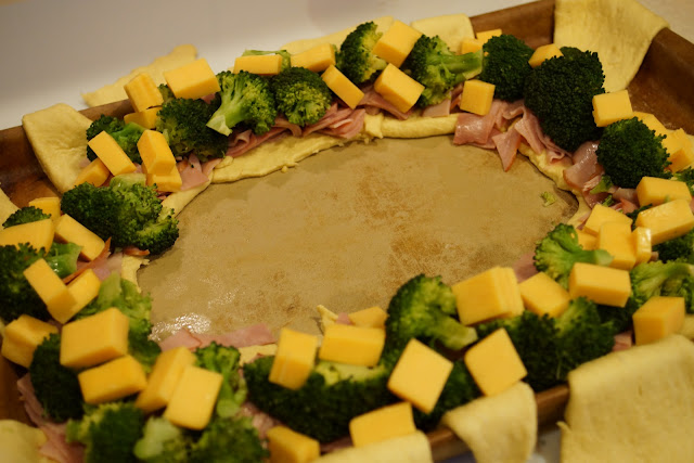 Daily Bread: Ham and Cheese Broccoli Ring