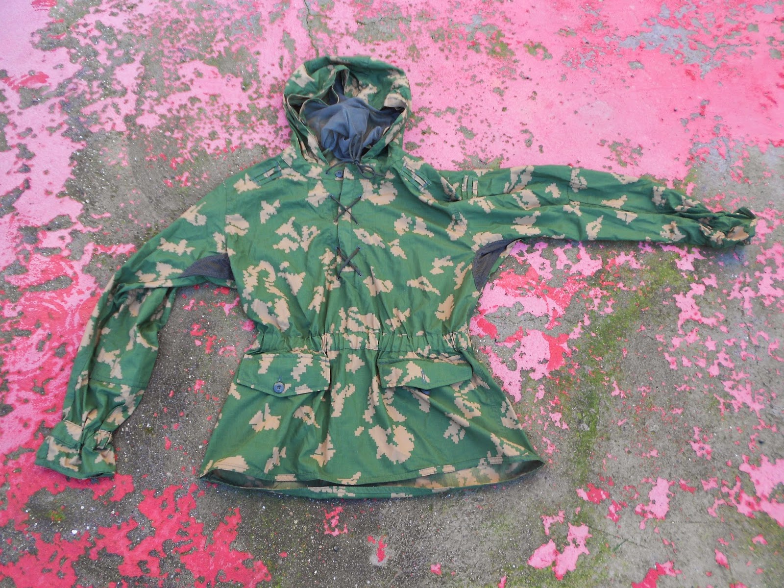 VOSTOK BASE: SSO SUMRAK - old cut vs. new cut