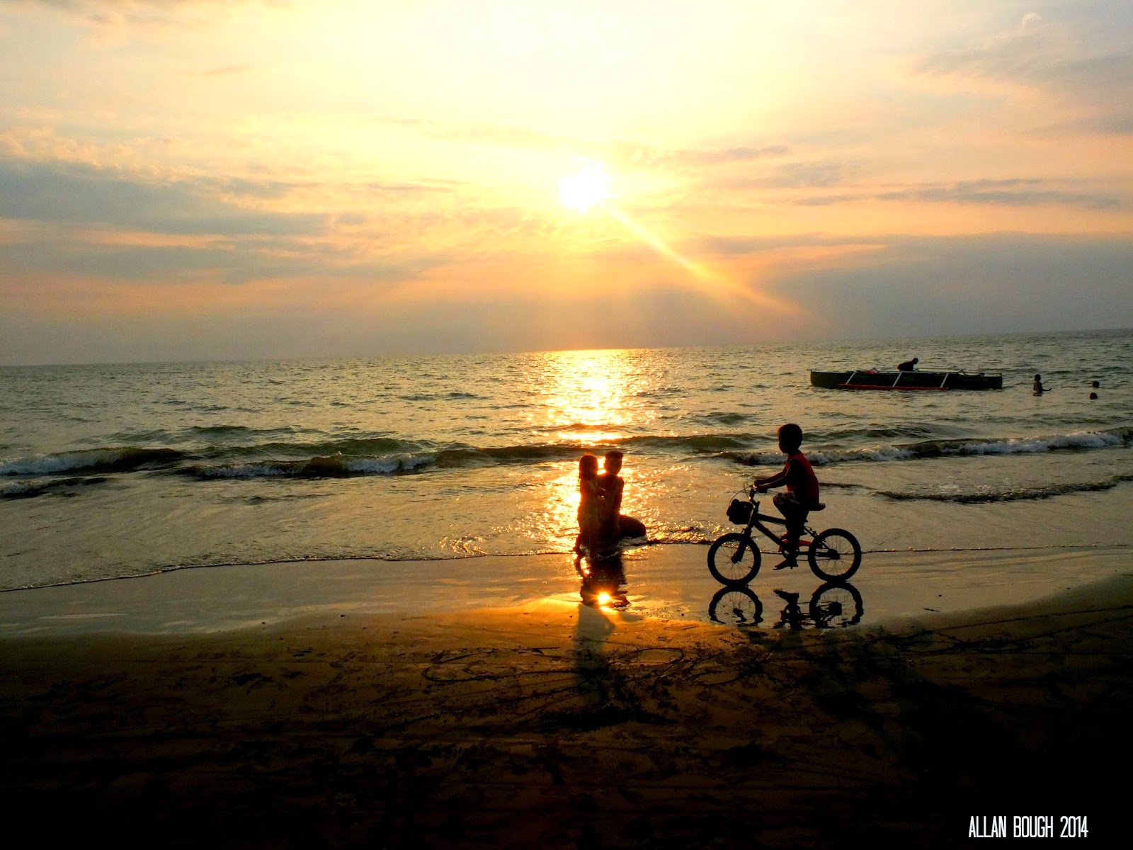 In Photos: Bauang, La Union Sunset - The Filipino Rambler