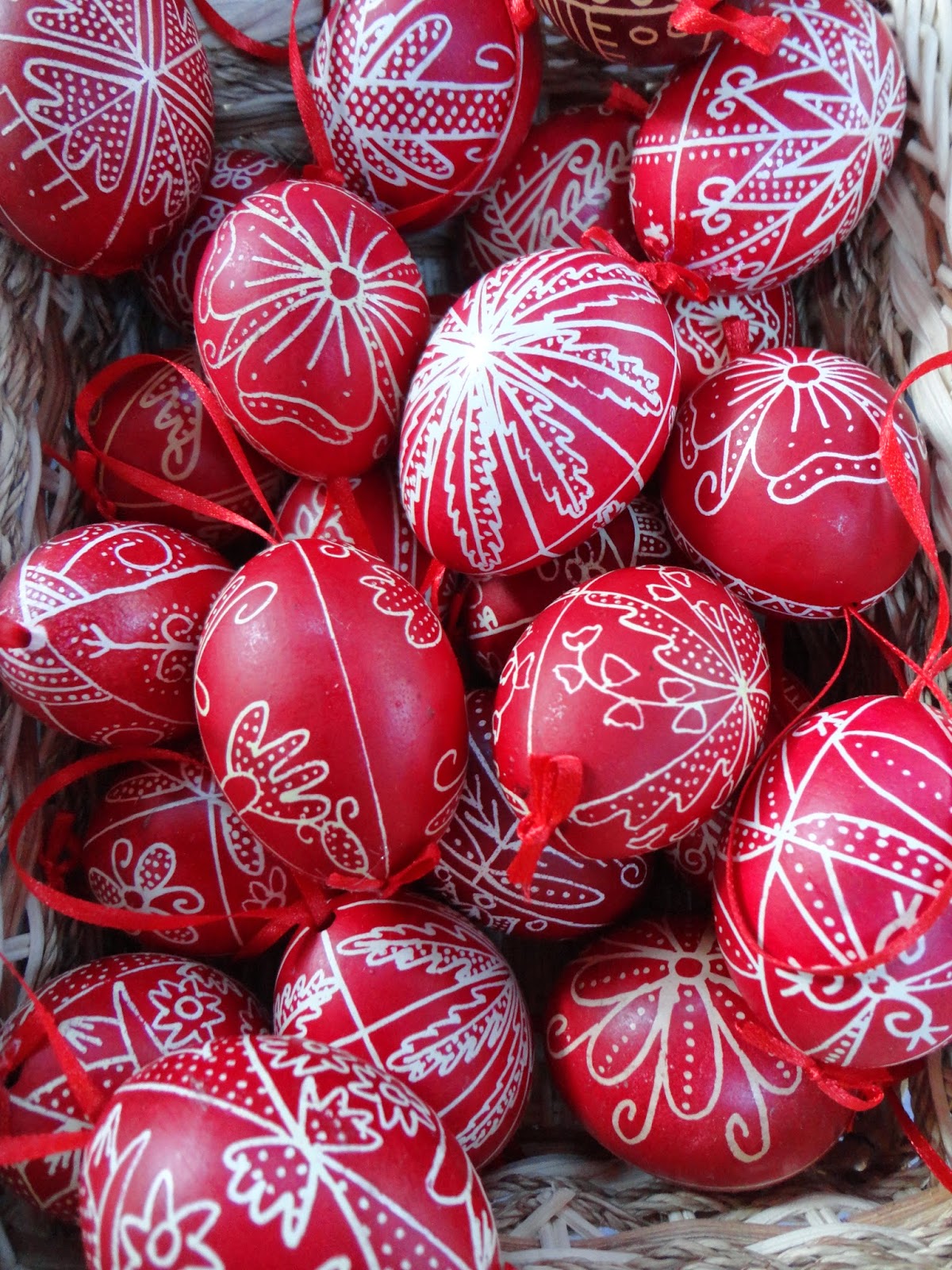 Terülj, terülj asztalkám!: Írott tojások