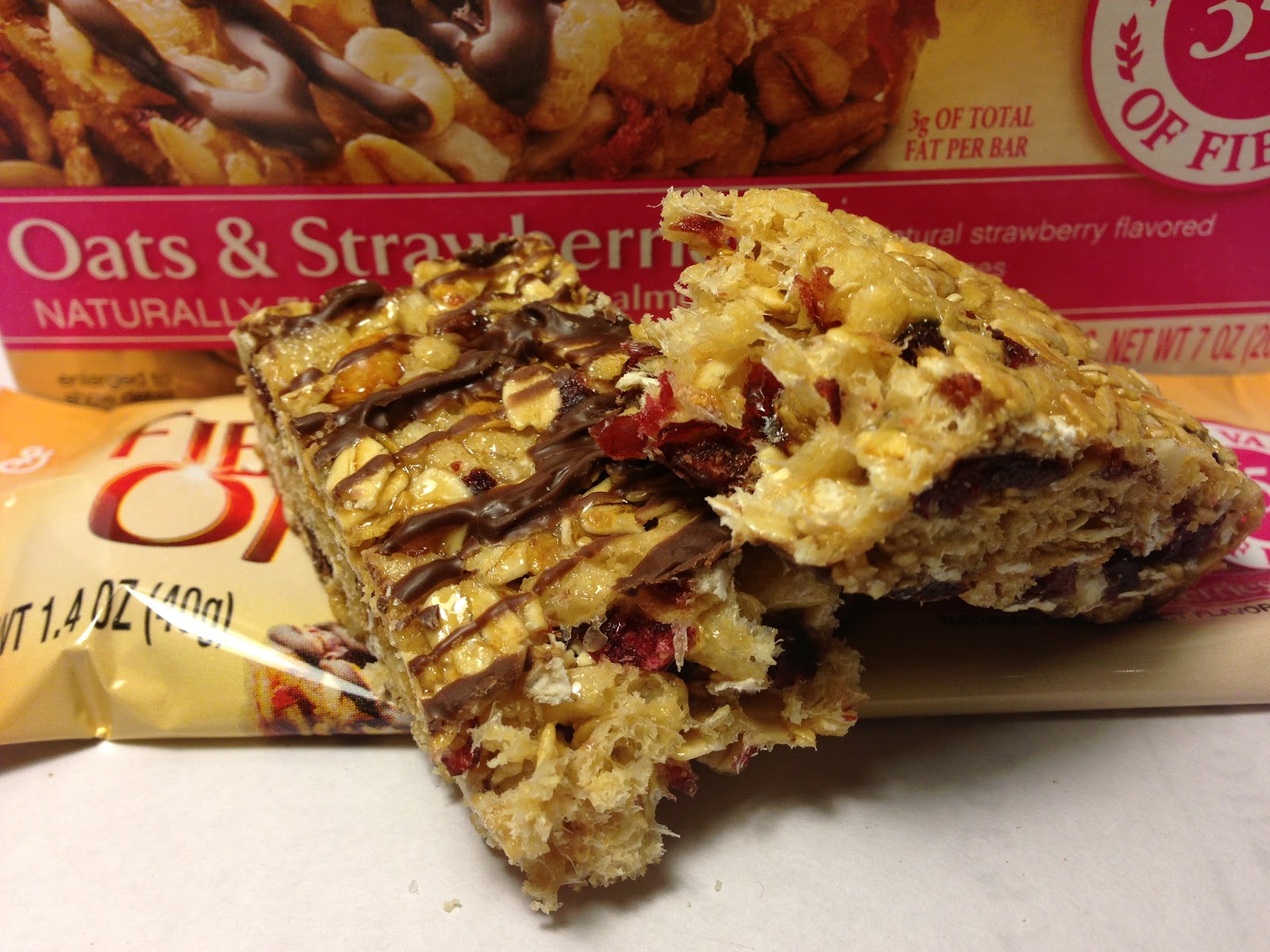 Crazy Food Dude: Review: Fiber One Oats & Strawberries Chewy Bar