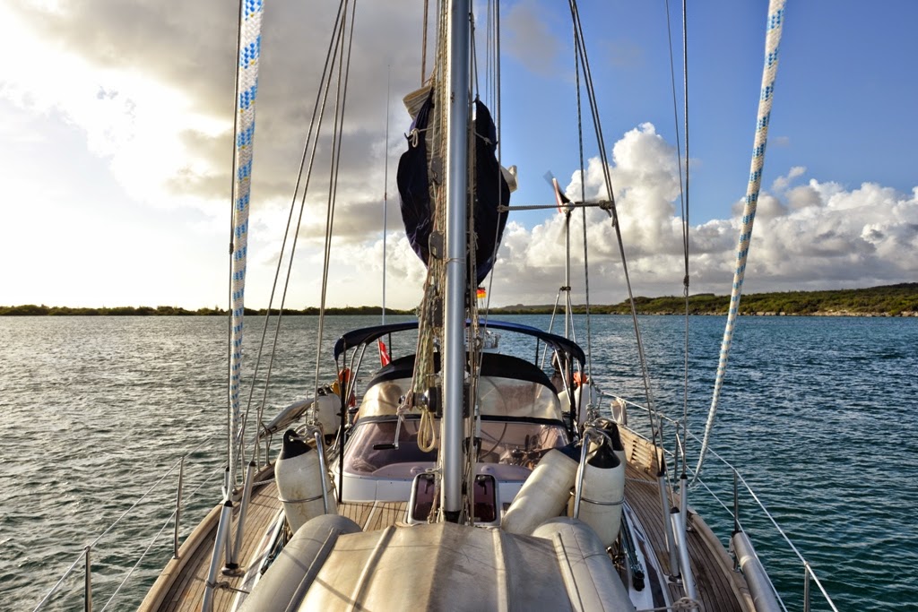 Willkommen an Bord der SY Santina: „CURAÇAO-MARINA – FUIK BAAI - JAHRESTAG“