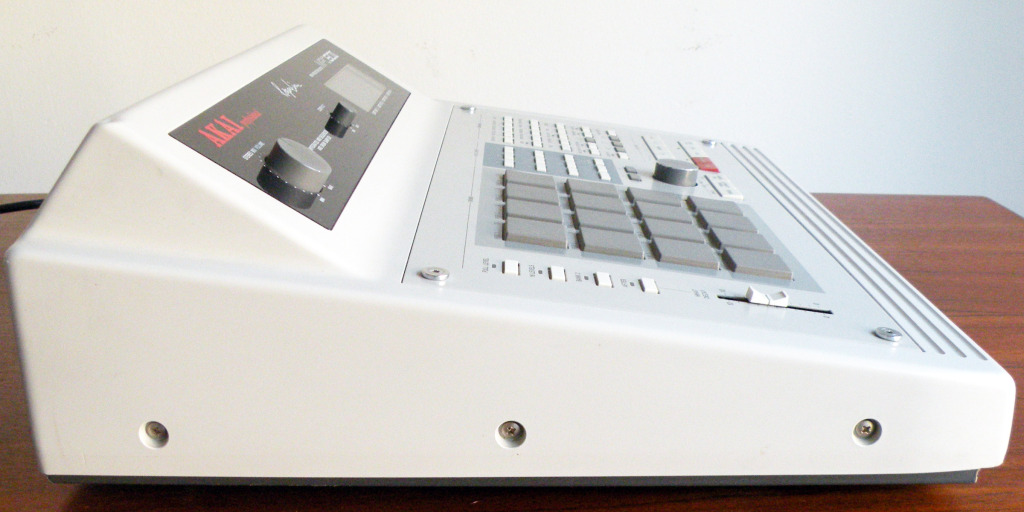 MATRIXSYNTH: Akai MPC-60 II SN A9125-00225