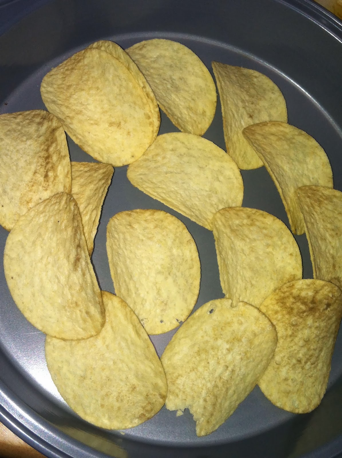 The Holidaze: Pringles : Pecan Pie & Cinnamon and Sugar