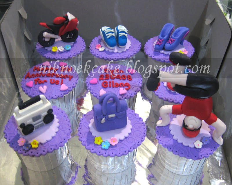 Niknoek Cake: Cupcake Breakdance