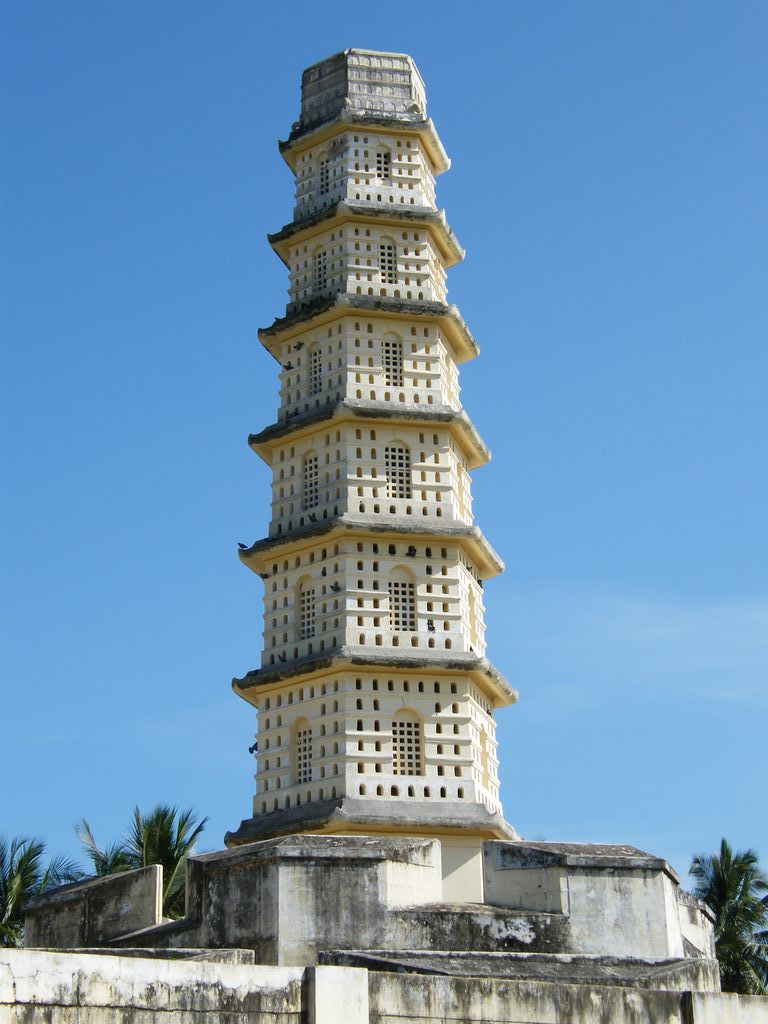 சோழ தேசம்: Manora-Peravurani