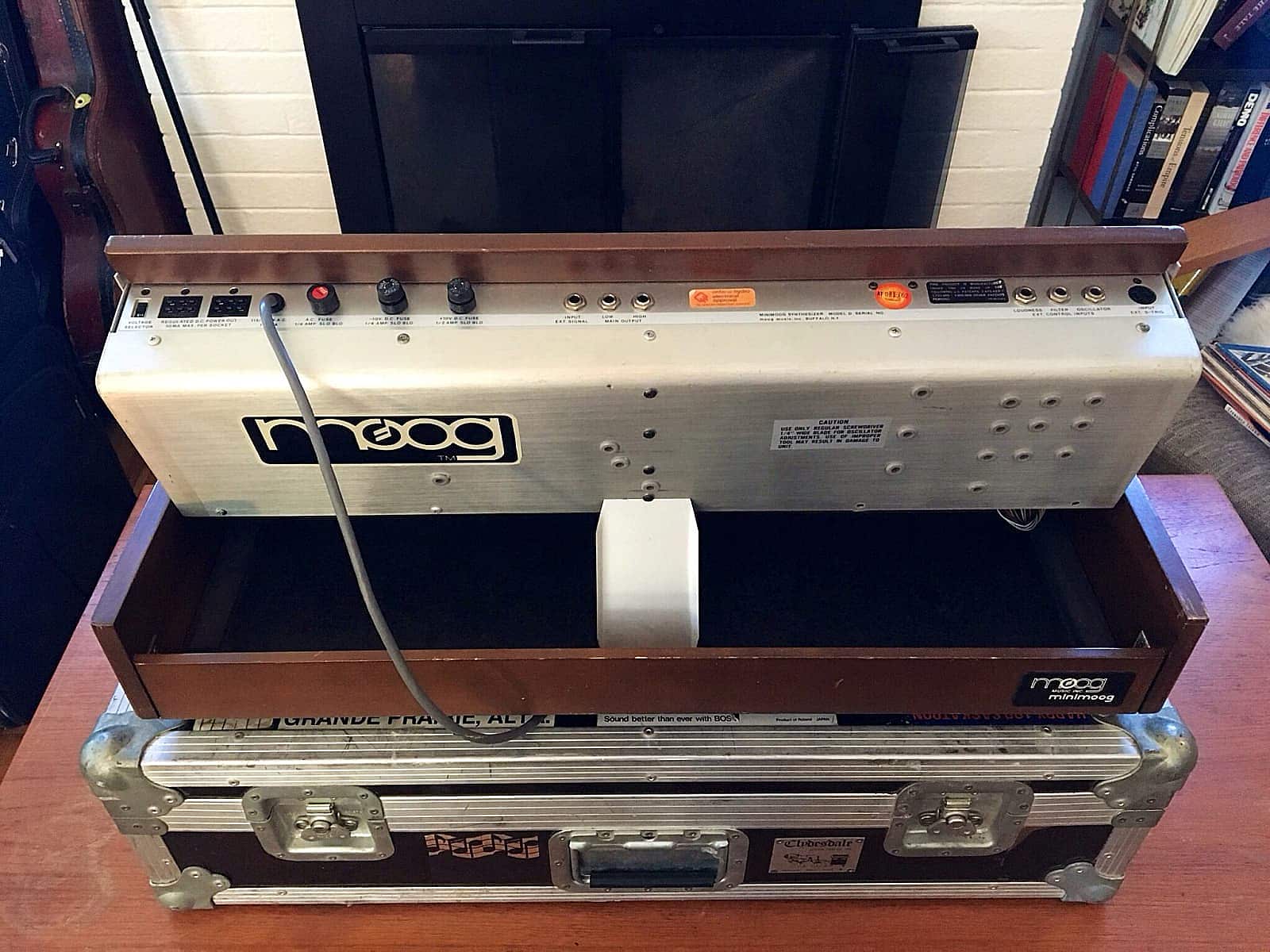 MATRIXSYNTH: Vintage Moog Minimoog Model D 1970s Walnut w OHSC Flight Case