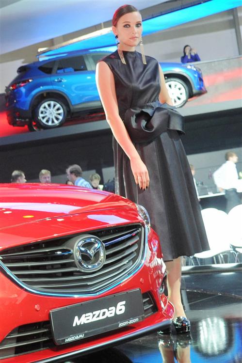 2012 Moscow International Auto Show Girls Part 1 | Carsfresh