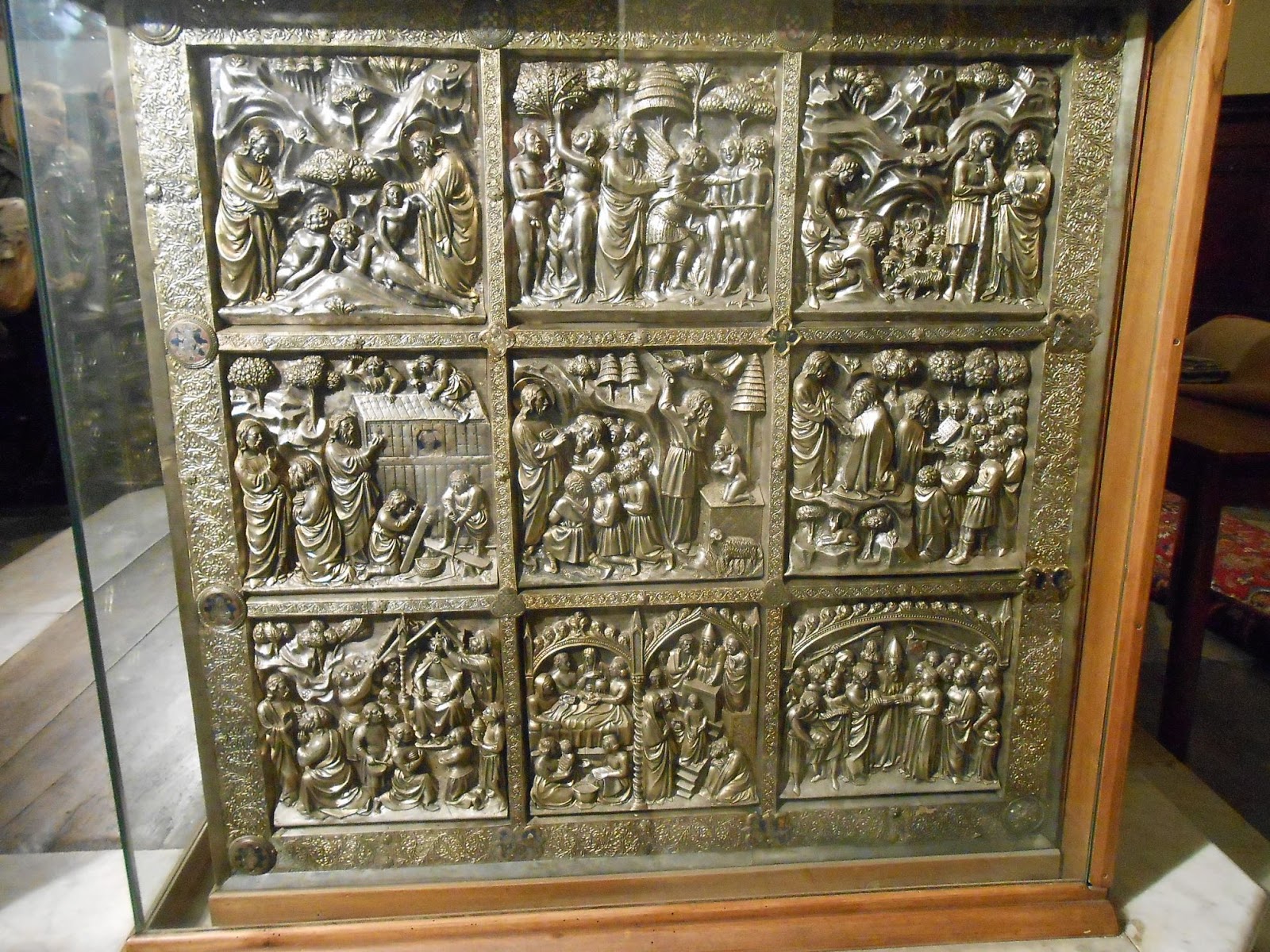 New Liturgical Movement: A Famous Medieval Relic of St James the Greater