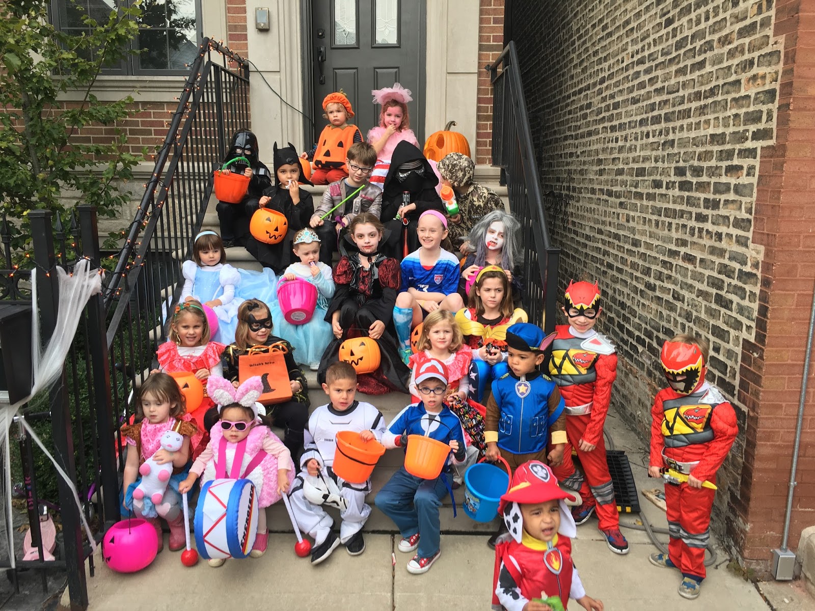 CHAMP'S FAMILY: Happy Halloween from the Power Rangers!