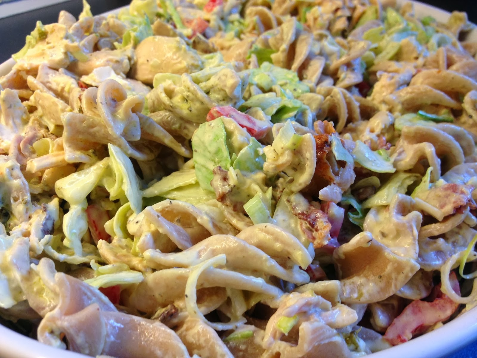 MALENESmaktMAT: KYLLING OG PASTASALAT TIL 40 PERSONER