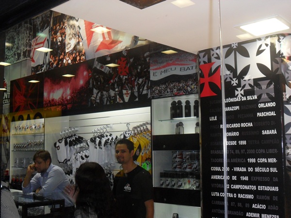 Vascaínos FC | C.R. Vasco da Gama: VASCO INAUGURA MAIS UMA LOJA OFICIAL