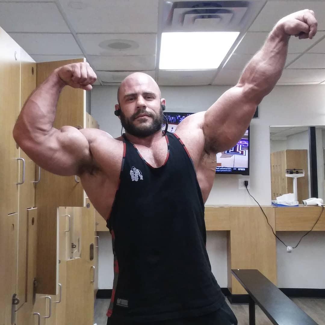 Muscle Lover: American bodybuilder Justin Metrando